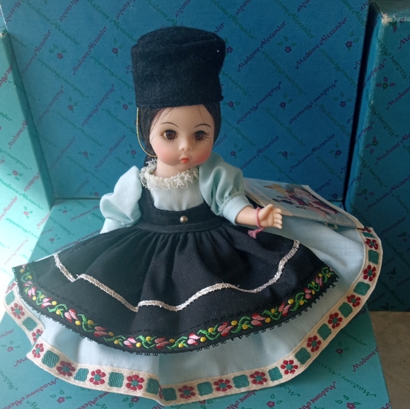 Madame Alexander | Toys | Vintage Madame Alexander International Doll W ...